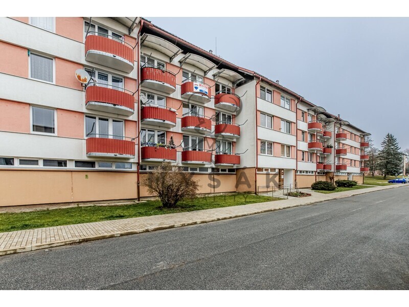 Prostorný byt 3+1 s halou a balkónem v Horní Plané