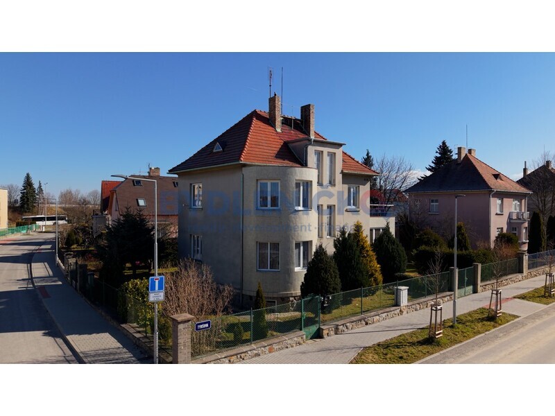 Prodej prvorepublikové vily v lázeňské oblasti města Třeboň, 4 byty, ulice Tyršova